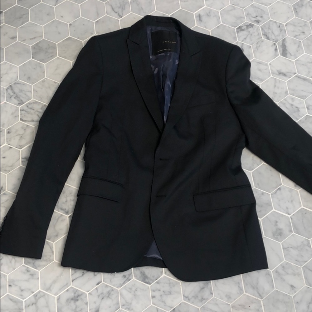 Black Tag Zara Man- Suitcoat - Gem